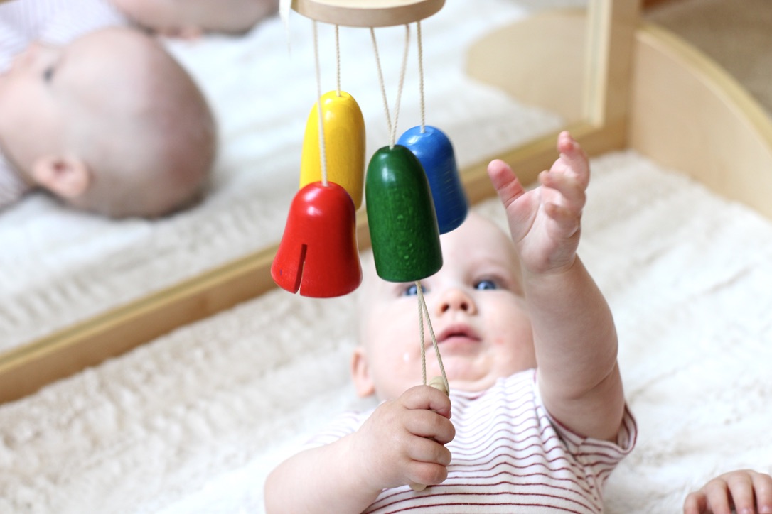 25 Developmental Activities for a 6-Month-Old Baby - The Montessori ...