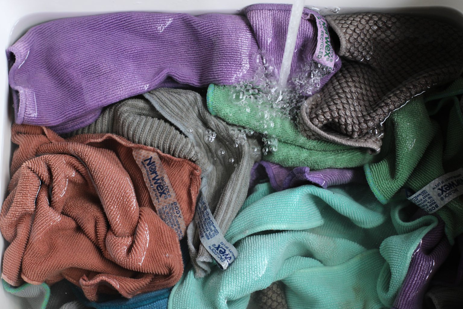 How to Clean Norwex Microfiber Cloths (Best Care Tips) - The Montessori ...