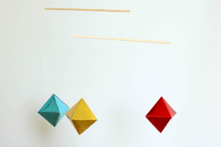 How to Use the Montessori Visual Baby Mobiles - The Montessori Twin Mama